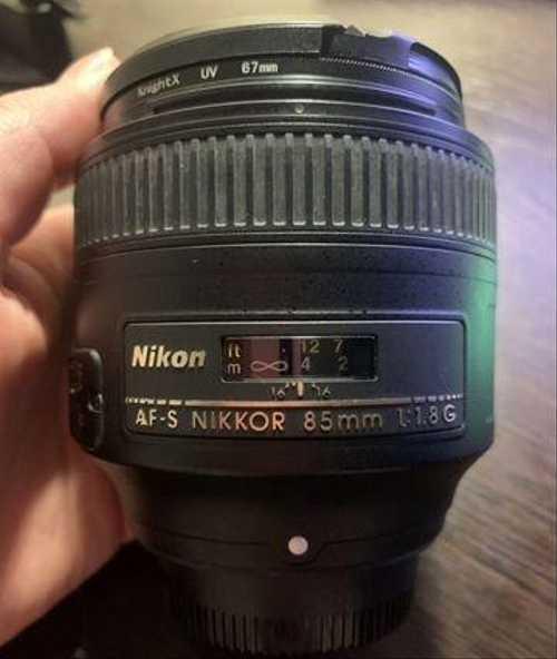 Объектив Nikon 85 mm 1.8
