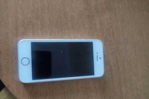 Телефон iPhone5 se