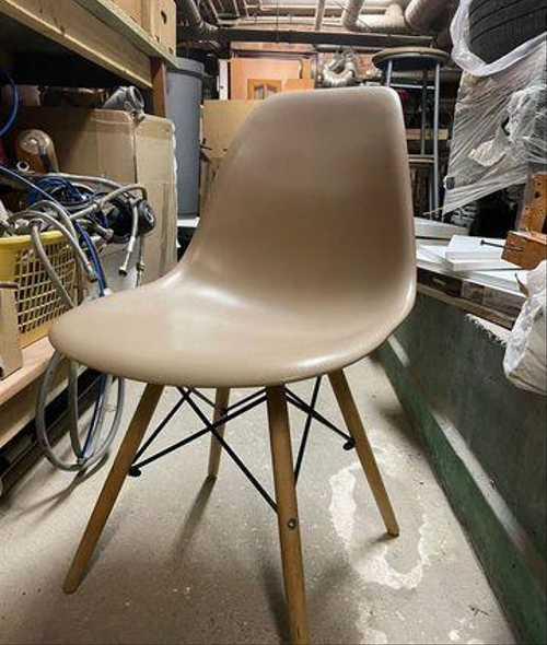 Стул в стиле eames бу бежевый
