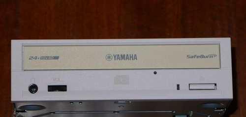 Yamaha CRW3200 IDE CD-RW оптический привод предтоп