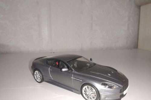 Модель автомобиля Aston Martin DBS casino royale J