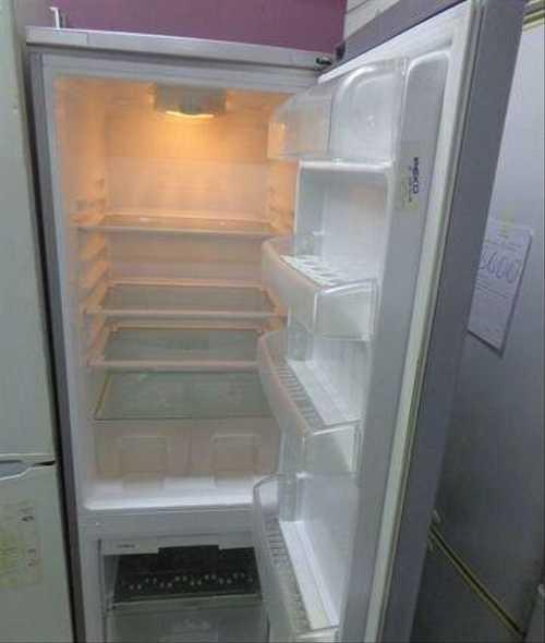 Холодильник Веко компактный б/у в Омске