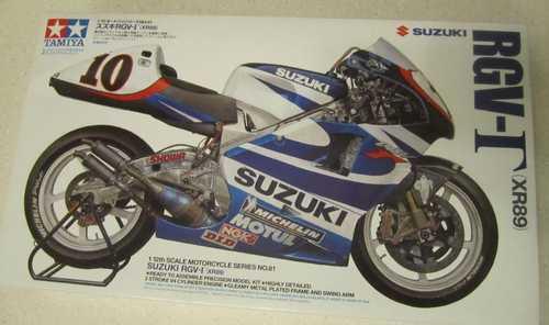 Модель мотоцикла suzuki RGV-Г "Tamiya" 1/12