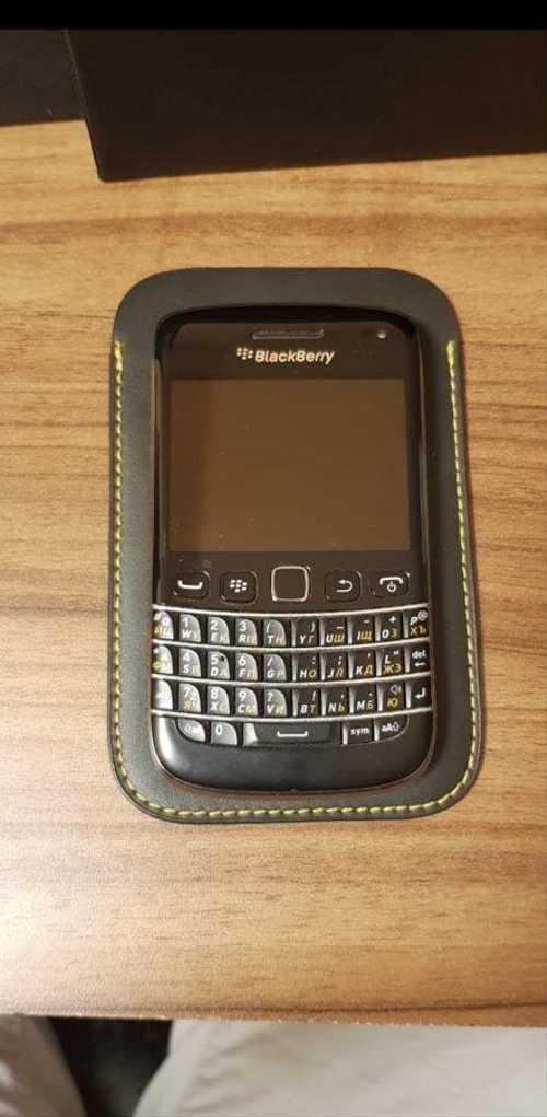 Телефон BlackBerry 9780