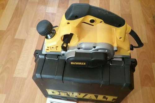 Рубанок Dewalt D26500 (K) мощ 1050 вт новый