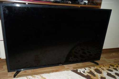 Телевизор samsung на запчасти, поврежден экран