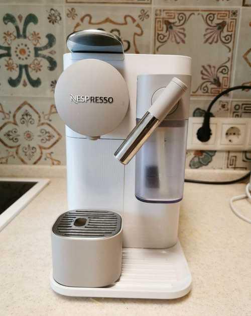 Кофемашина Nespresso DeLonghi Lattissima One