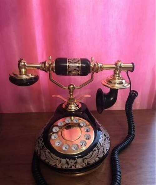 Старый телефон стационарный