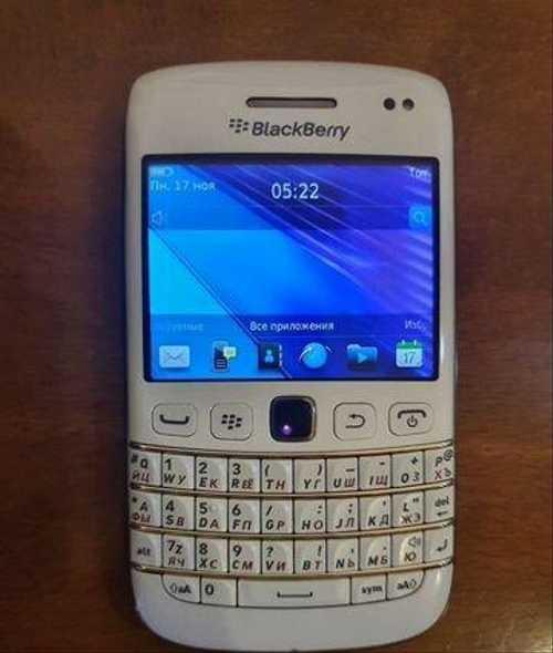 Телефон BlackBerry 9790