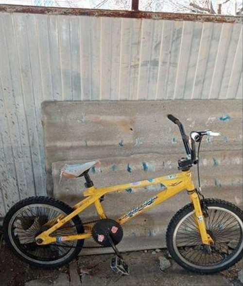 Продам велосипед BMX бу