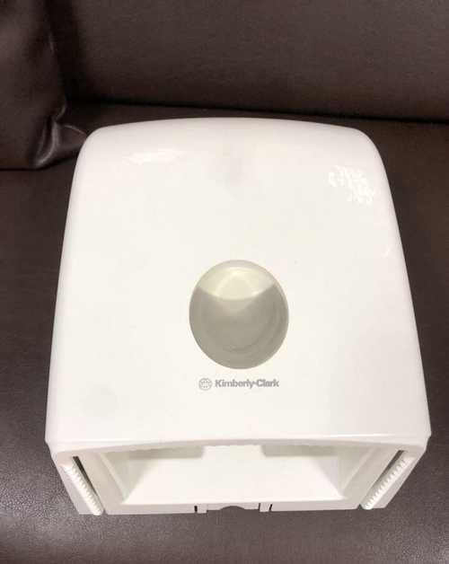 Держатель для туалетной бумаги и дозатор для мыла
