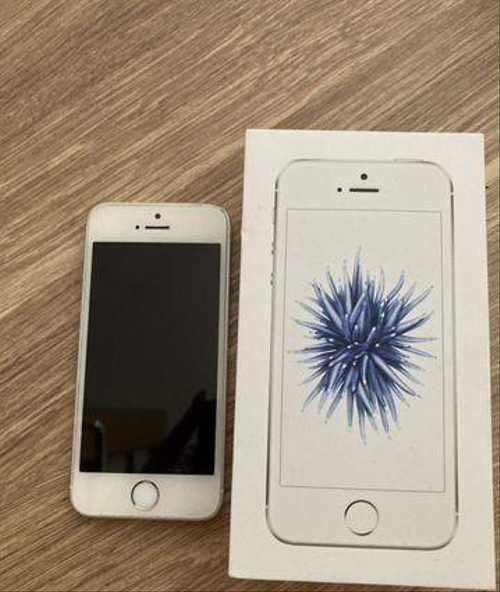 Телефон iPhone se 32gb