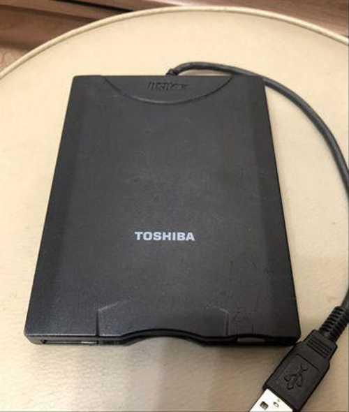 Внешний флоппи дисковод Toshiba 3,5