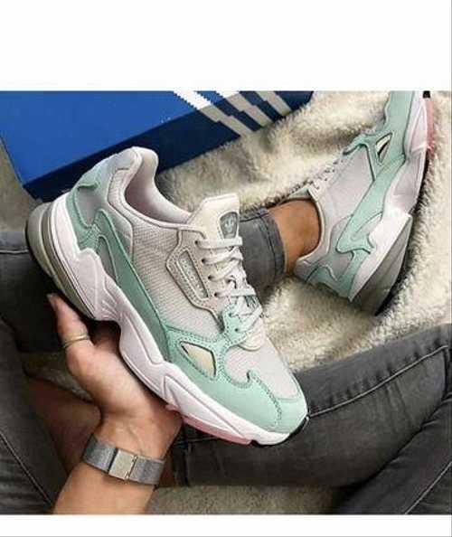 Adidas falcon W