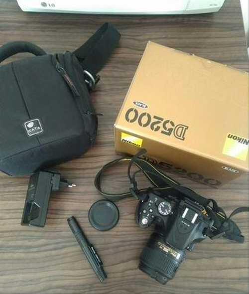Nikon D5200 + объектив 18-55 + аксессуары