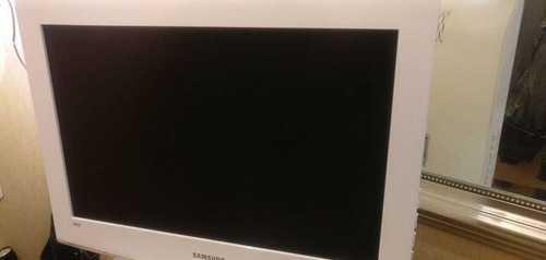 Телевизор Samsung 22" LE22A454C1 белый