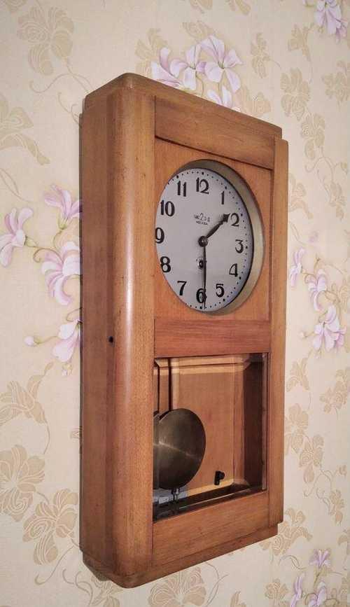 Часы с маятником из СССР. 1950 года выпуска