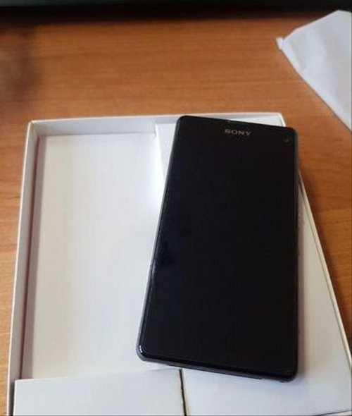 Мобильный телефон, Sony Xperia x1 compact