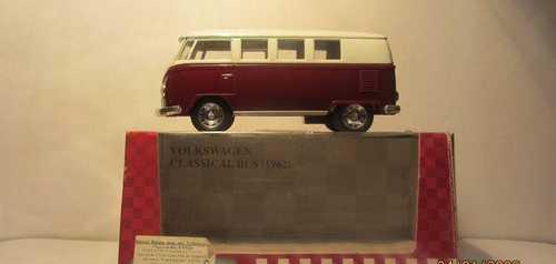 Модель Kinsmart 1:32 Volkswagen Classical Bus 1962