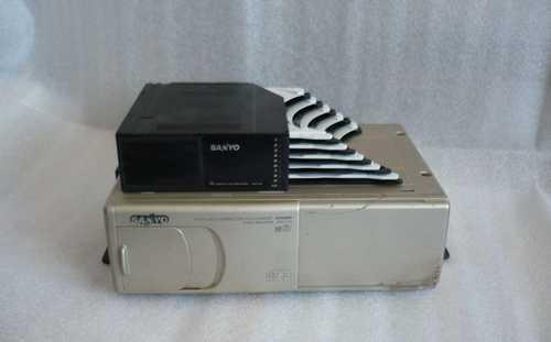 Автомобильный CD-changer "Sanyo CDF-C102" японец