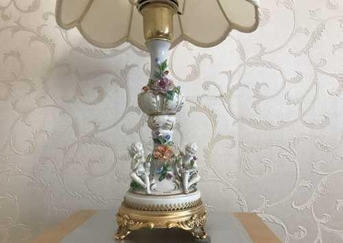 Фарфоровая лампа с ангелочками и цветами, Италия