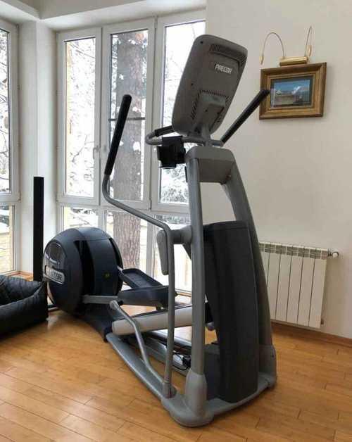 Эллиптический тренажер Precor EFX 885