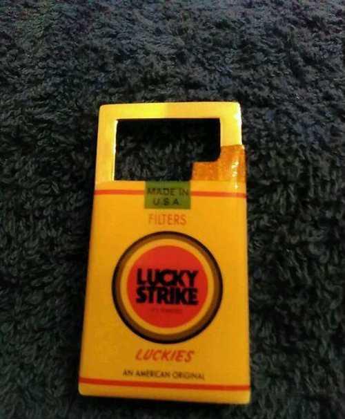 Lucky strike брелок