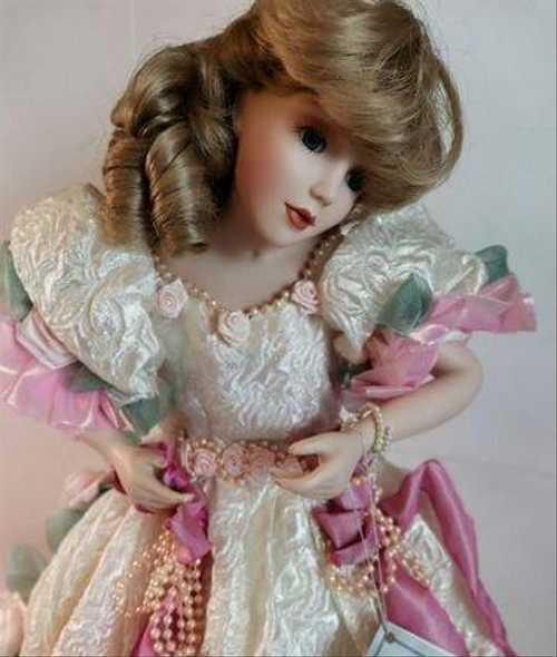 Кукла коллекционная фарфоровая, винтаж
