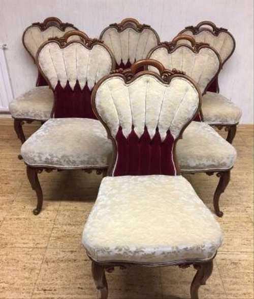 Семь антикварных стульев