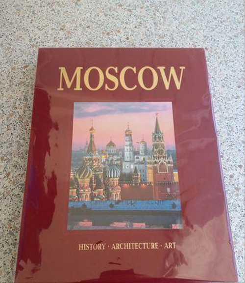 Книги о Москве на иностранных языках. Подарочные книги о Москве на английском. Книга о Москве на английском языке. История Москвы на английском.