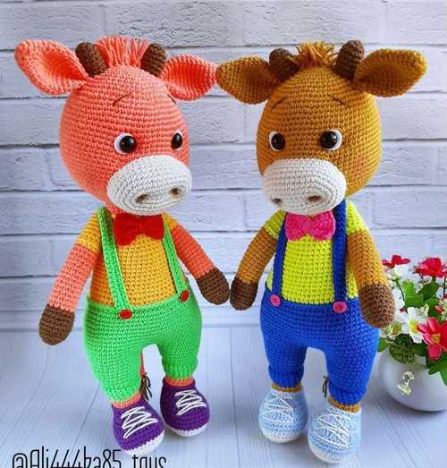Вязаная игрушка Бычок