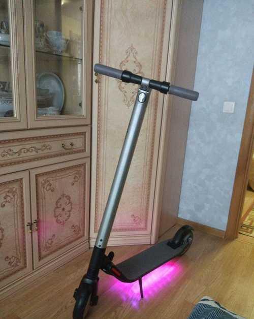 Продам самокат Ninebot KickScooter ES2