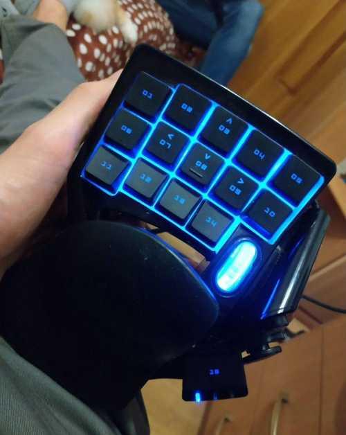 Кейпад Razer Nostromo