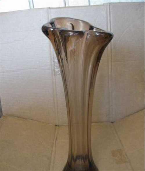 Цветочная ваза чешского стекла времён СССР