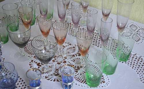 Рюмки, бокалы, стаканы из цветного стекла (СССР)