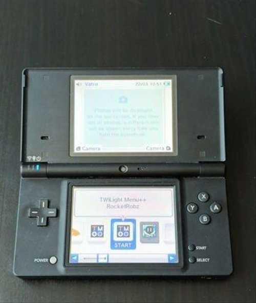 Nintendo DSi + R4