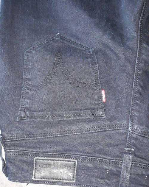 Джинсы Levis