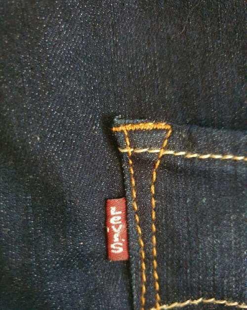 Джинсы фирмы Levi's