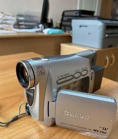 Видеокамера Canon mv790