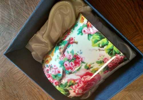 Красивая фарфоровая чашка 300мл