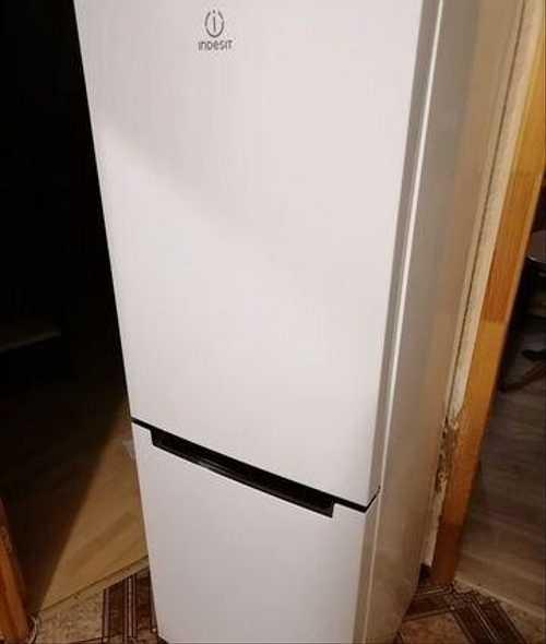 Холодильник новый
