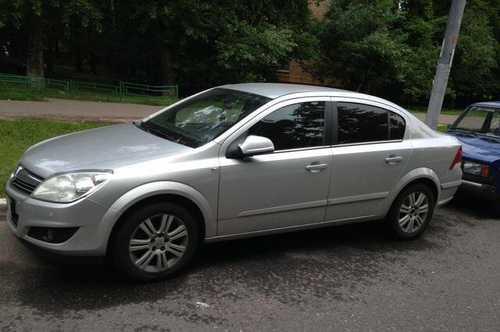 Opel Astra, 2011
