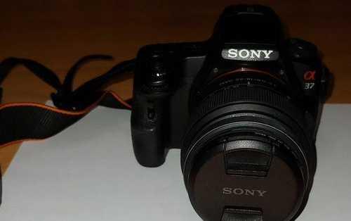 Продаю зеркальный фотоаппарат sony SLT-A37
