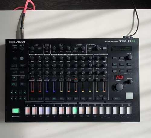 Roland TR8-S