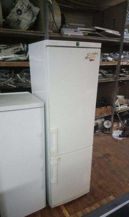 Холодильник Liebherr CBN 38560