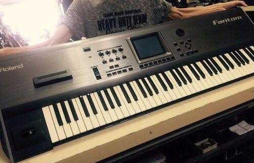 Roland fantom fa-76