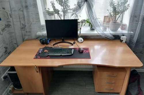 Компьютерный стол + выкатная тумба