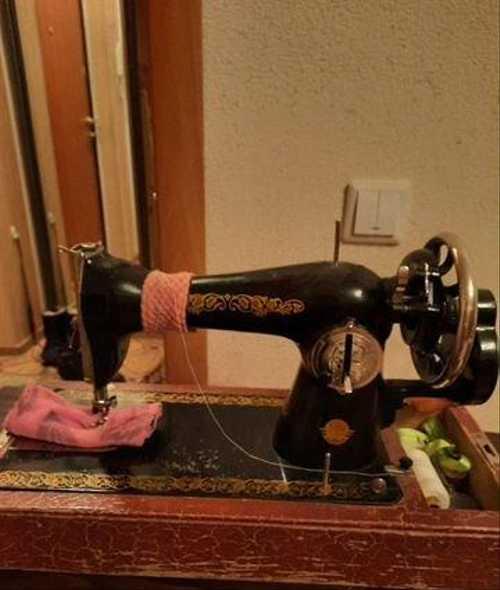 Швейная машина с ручным приводом
