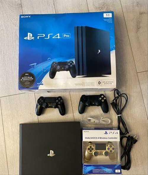 Sony playstation 4 pro 1tb + 3 геймпада