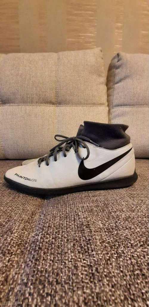 Бутсы Nike